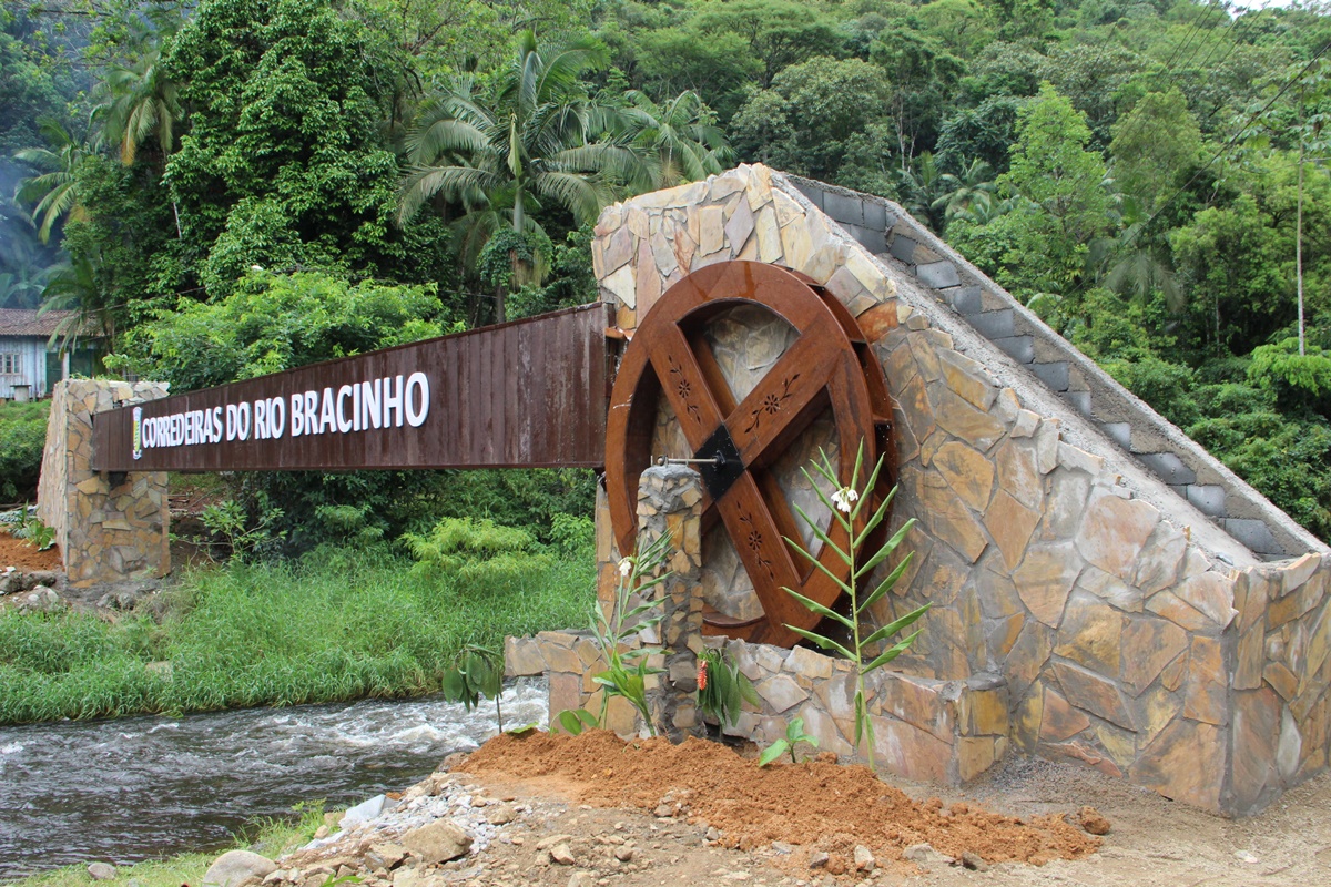 Schroeder inaugura única ponte coberta da região do Vale do Itapocu - JDV