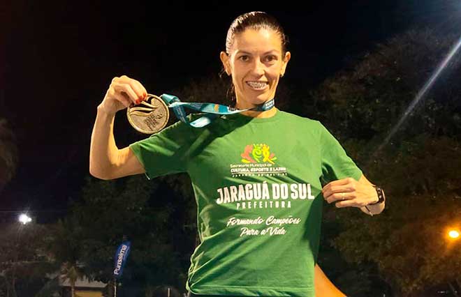 Olimpíada de Paris: Simone Ferraz não consegue índice